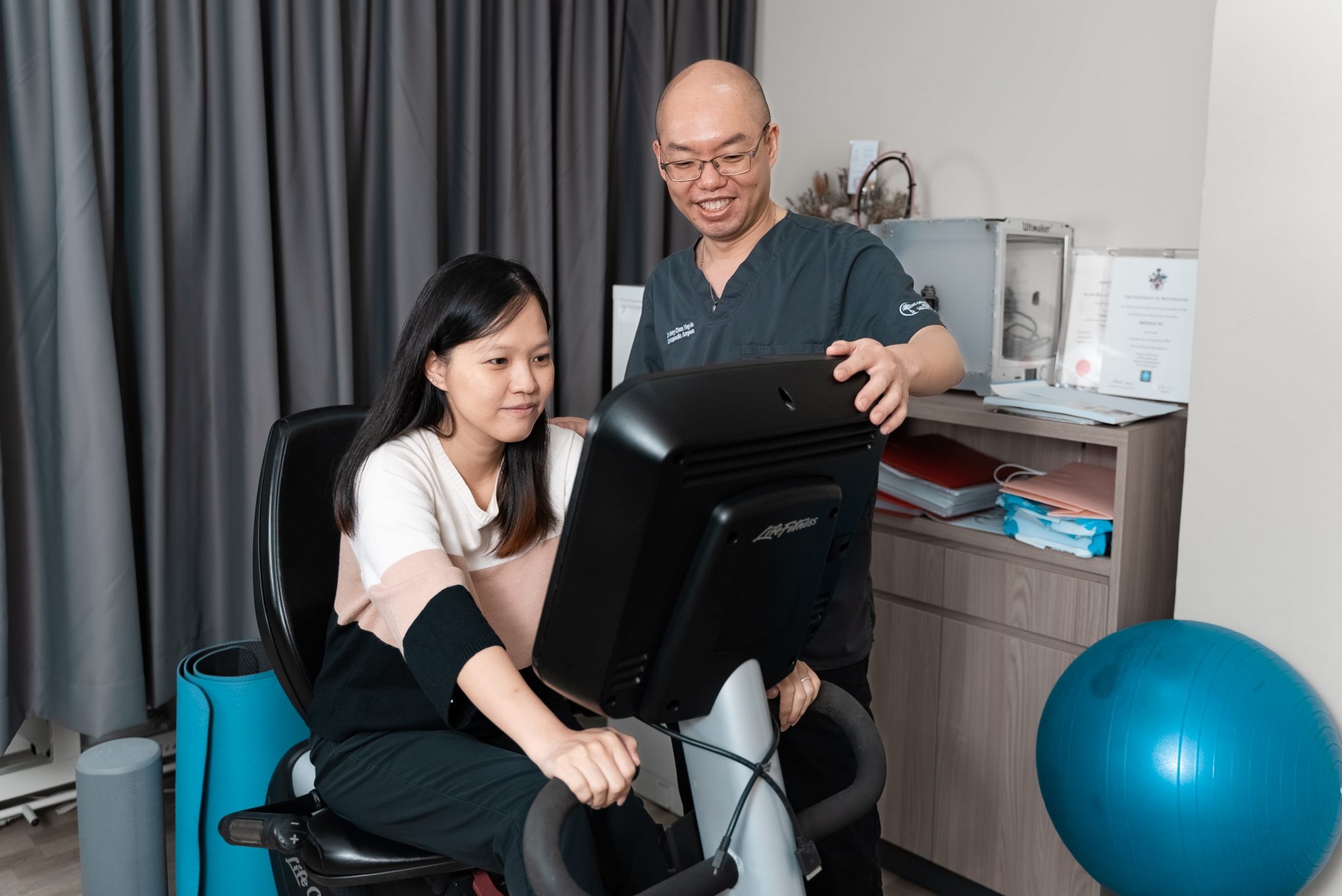 Orthopaedic Surgeon & Specialist in Singapore - Dr. Henry Chan